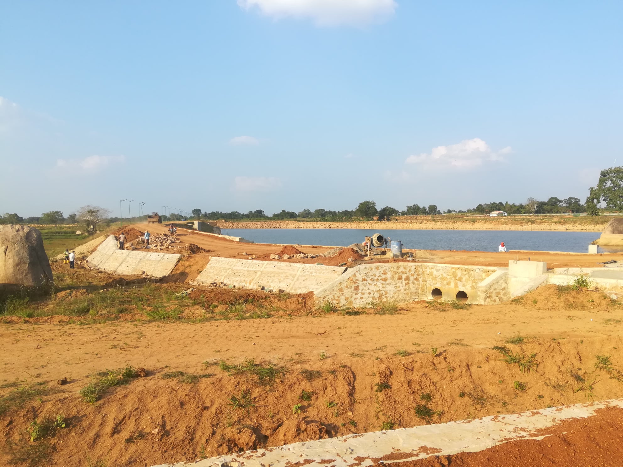 LEN - www.lankaenews.com | One hundred thousand acres of land from ...